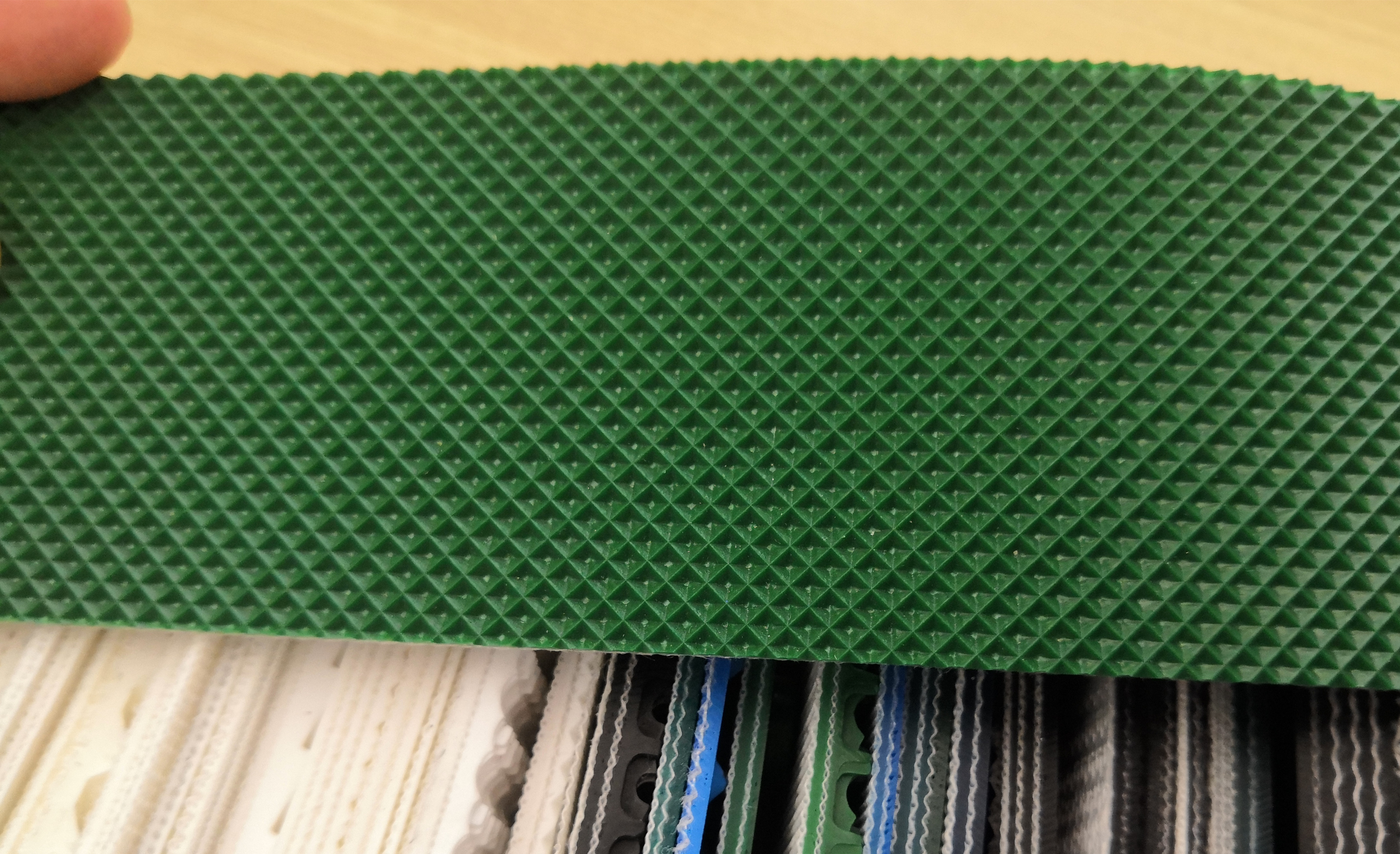 Anti Slip Anti Static 2 Ply Pvc Conveyor Belt Super Grip Rough Top