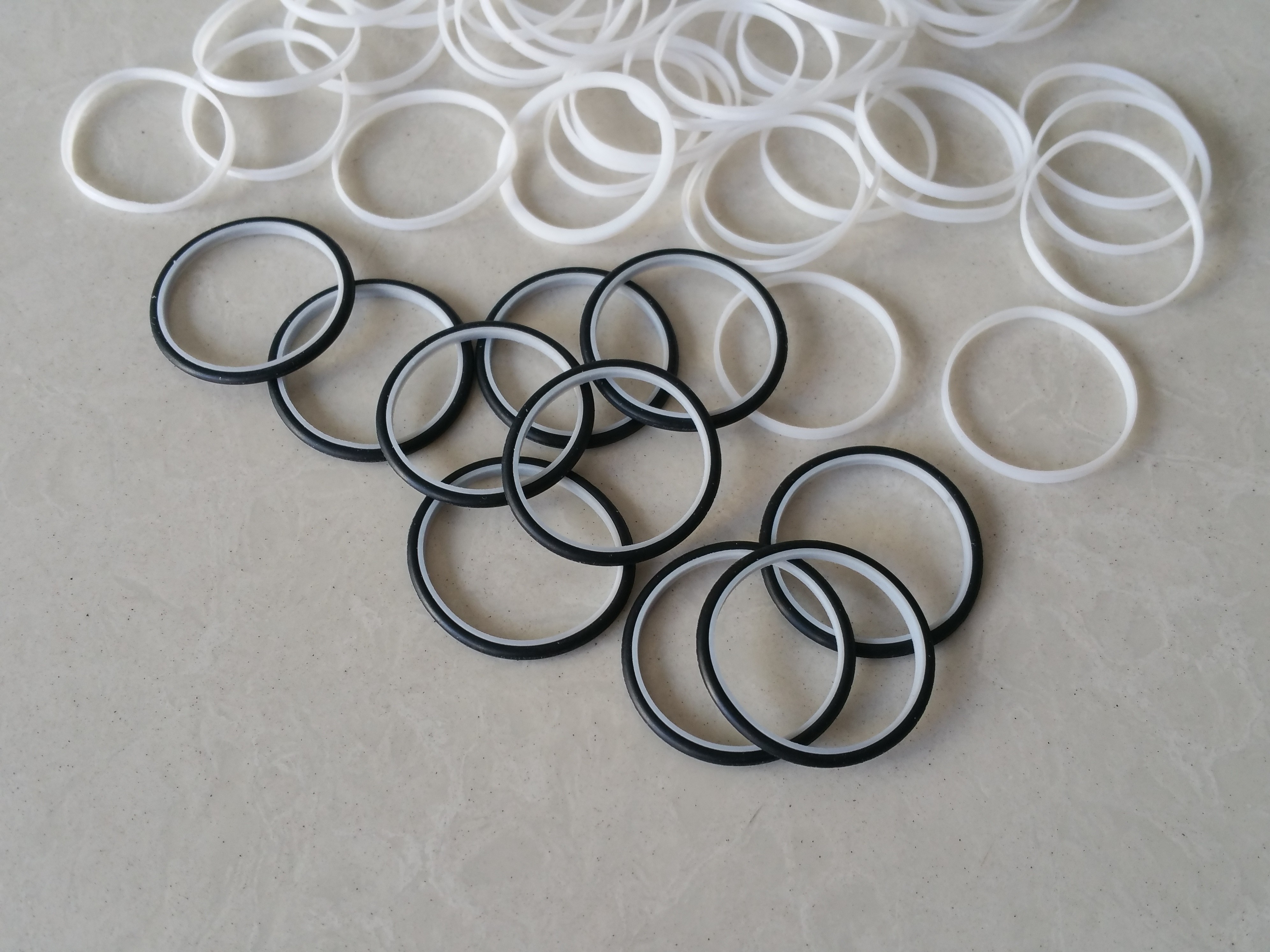 O Ring Seal with Low Friction for Wide Temperature Range